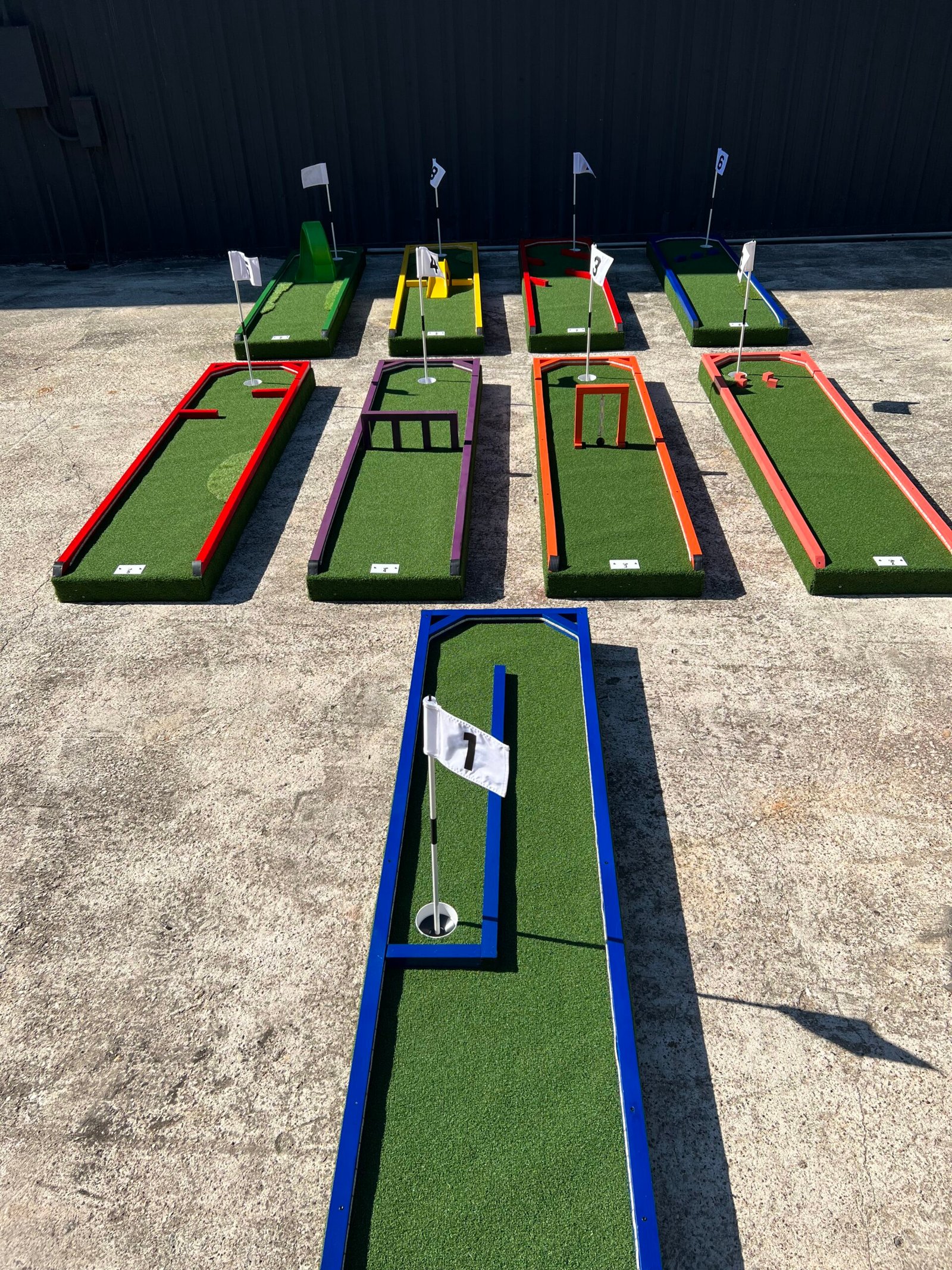 MiniGolf Gurus – Portable Mini Golf Courses, Obstacles & Accessories